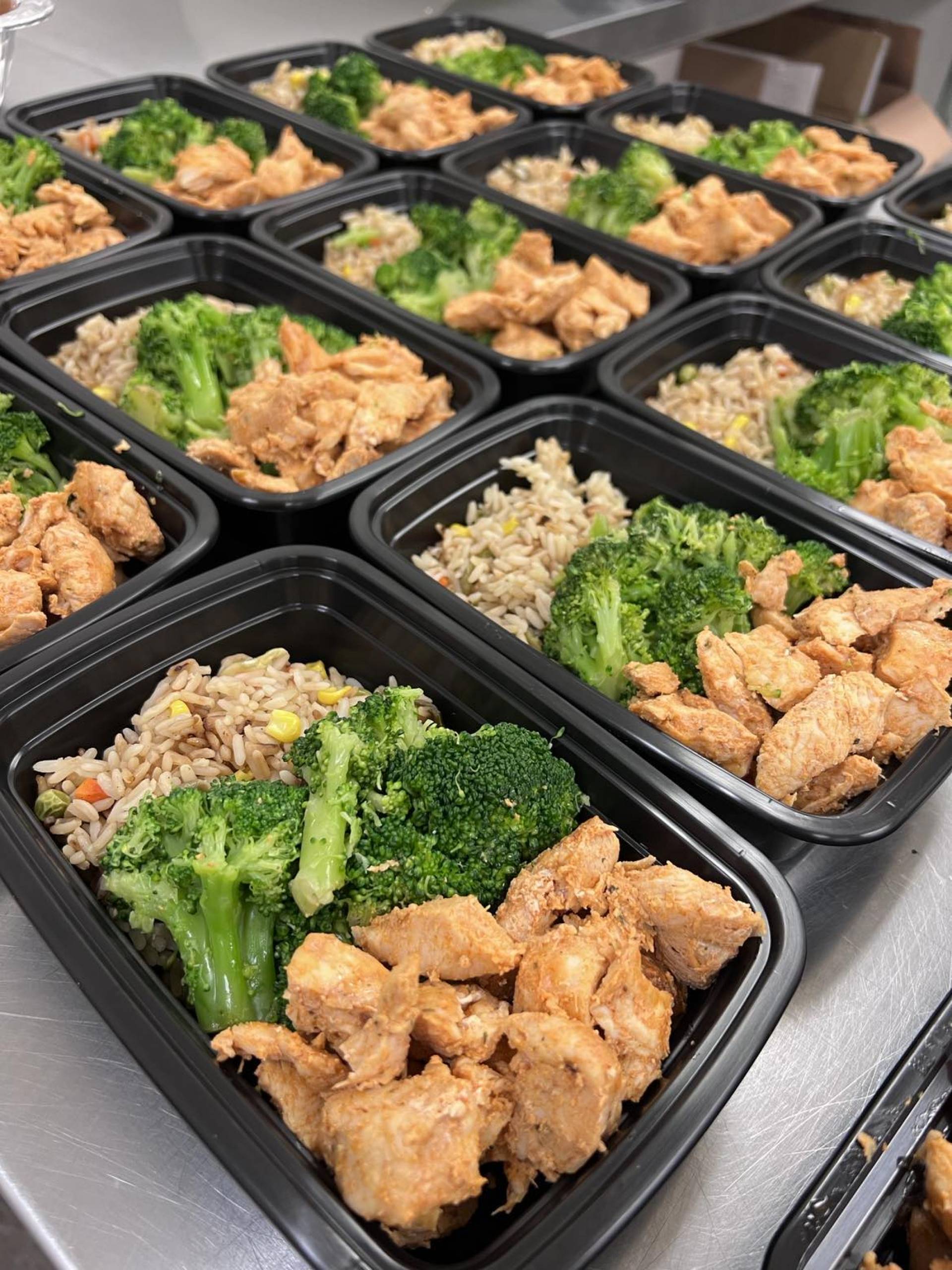 Garlic Chicken Bites, Broccoli and Cajun Rice - Precision Prep Visalia